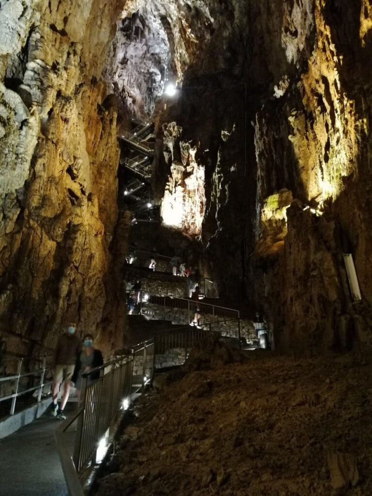 Grotta Gigante Trieste: visita, biglietti, orari, info | Un Veneto in ...